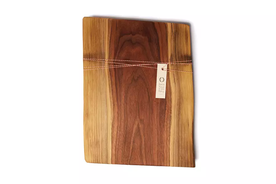 مزرعة الفخار لايف Edge Walnut Board دليل هدايا عيد الميلاد Boozehound