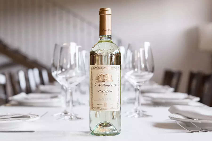 Santa Margherita Pinot Grigio Przewodnik po prezentach świątecznych Boozehound