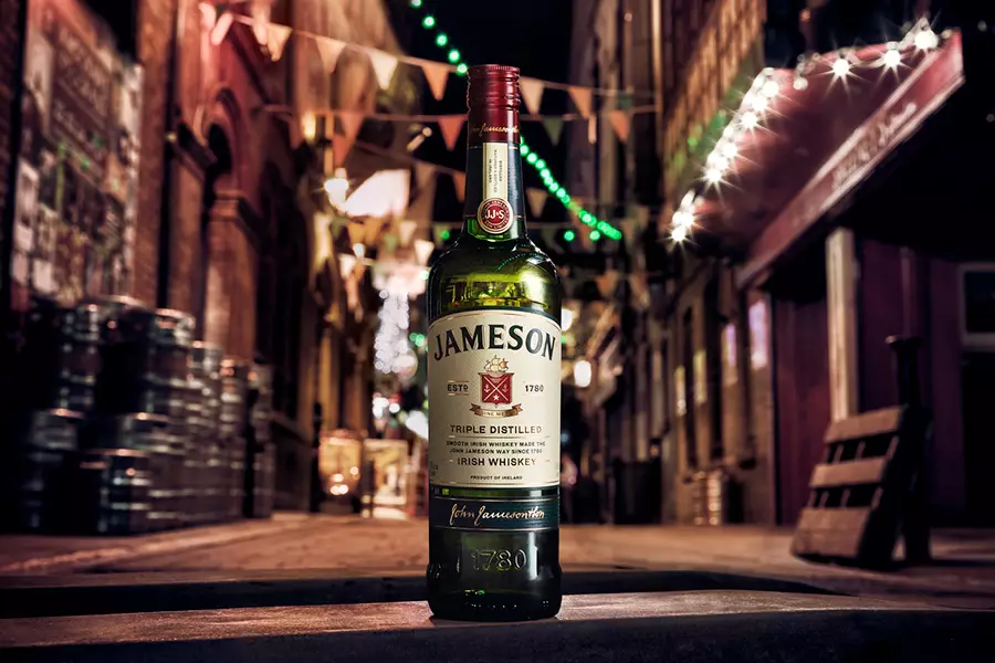 Przewodnik po potrójnie destylowanej whisky Jameson Boozehound