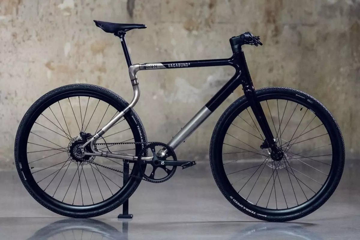 Vagabund x Urwahn Platzhirsch yog Stealth e-Bike rau Lub Nroog Commuter