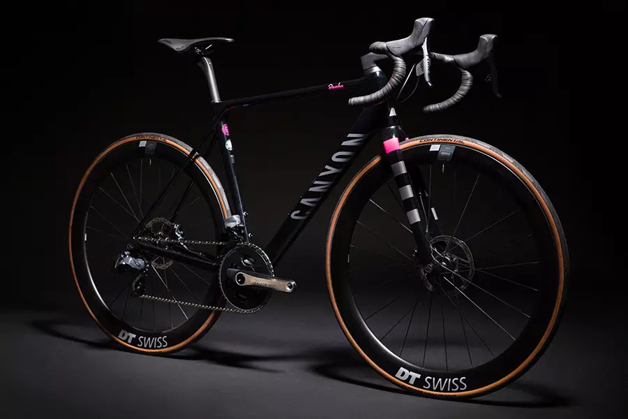 A Rapha x Canyon speciális kiadású Disc Brake Ultimate egy „szuperautó” 2 keréken