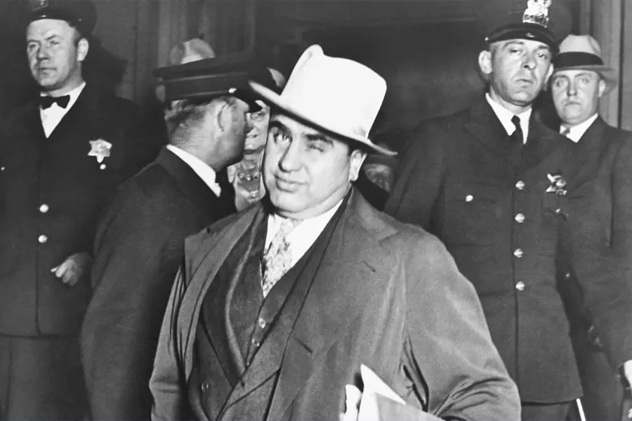 Al Capone ២