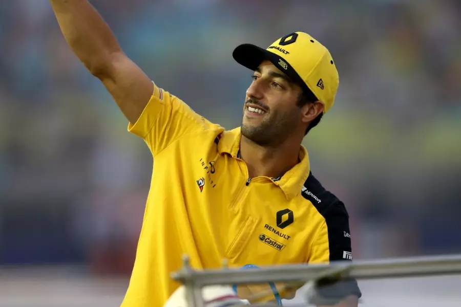 Daniel Ricciardo pemandu f1