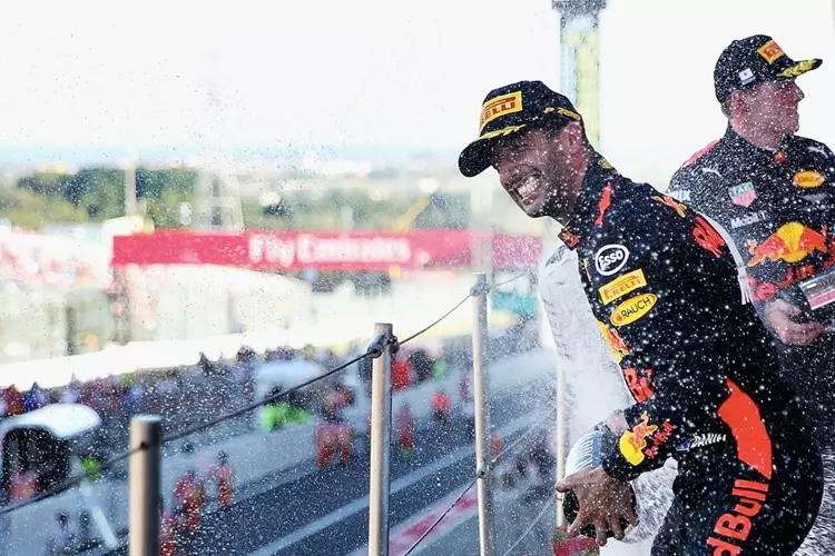 tài xế fi daniel ricciardo