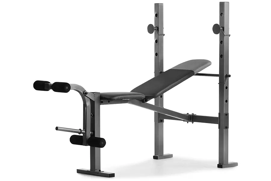 Ang Gold's Gym XR 6.1 Weight Bench nga adunay 4-Roll Leg Developer