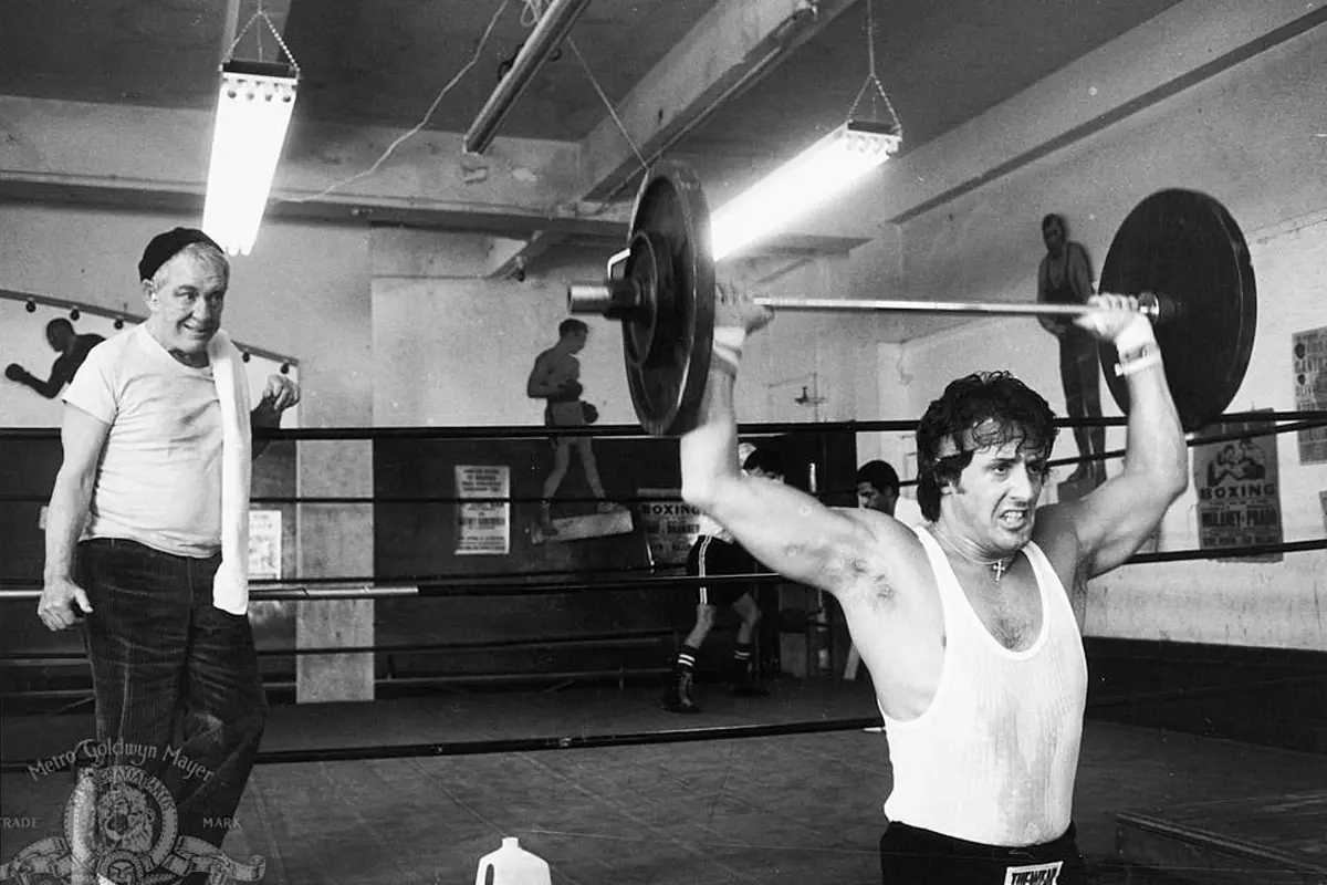 Sylvester Stallone workout agus aiste bia 3