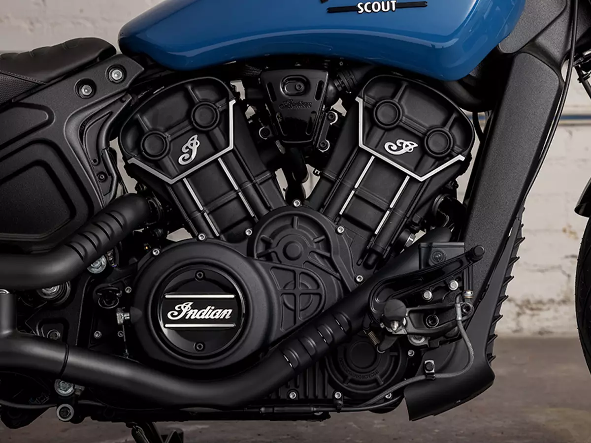 2022 indian scout rogue 1