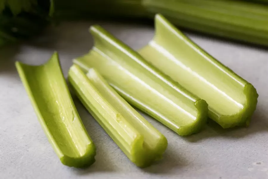 Cemilan Sehat Paling Apik kanggo Mundhut Bobot - celery