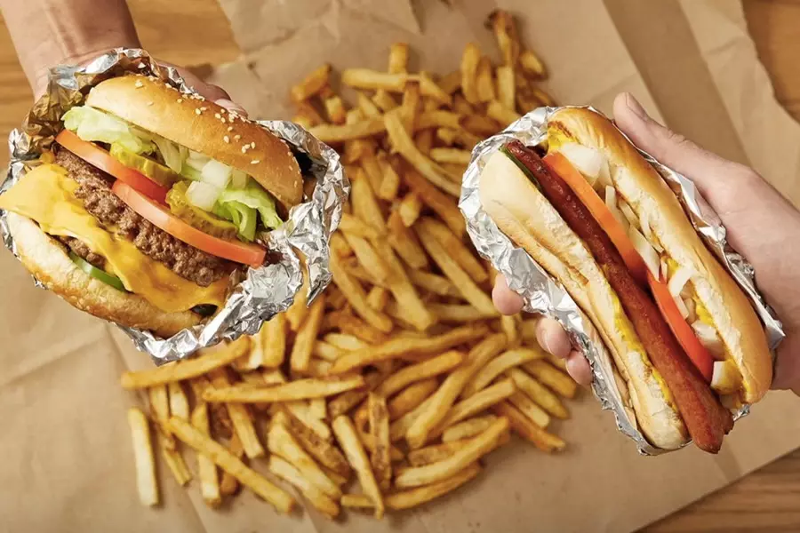 Five Guys Australia Cult Burger Chain គឺជាផ្លូវការនៅទីនេះ 6487_1