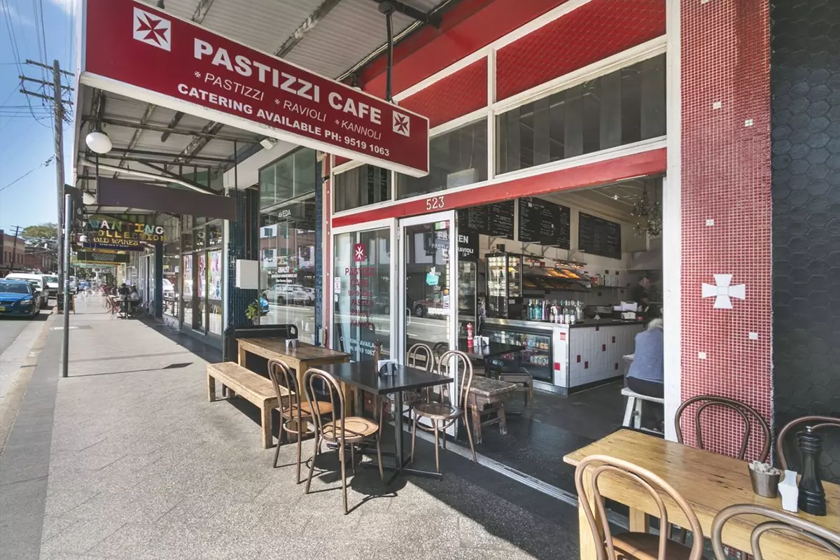 pastizzi kafee straat uitsig