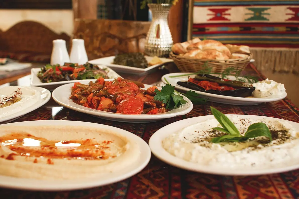 il pasto al ristorante della tavola dei sultani