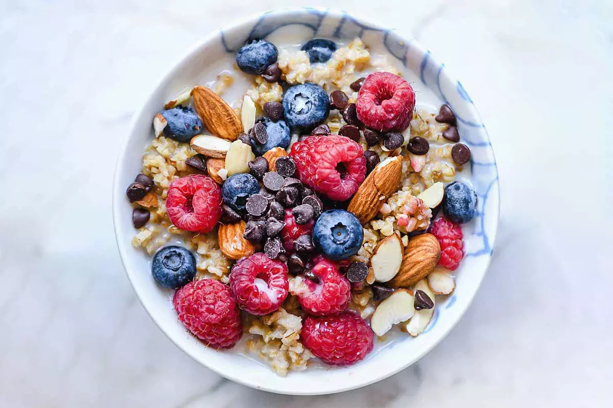 farina d'avena bianca d'uovo con frutta