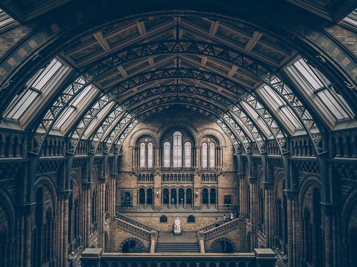 4 fotografija londona, avtor joshua https www pexels com fotografija prazna katedrala 135018