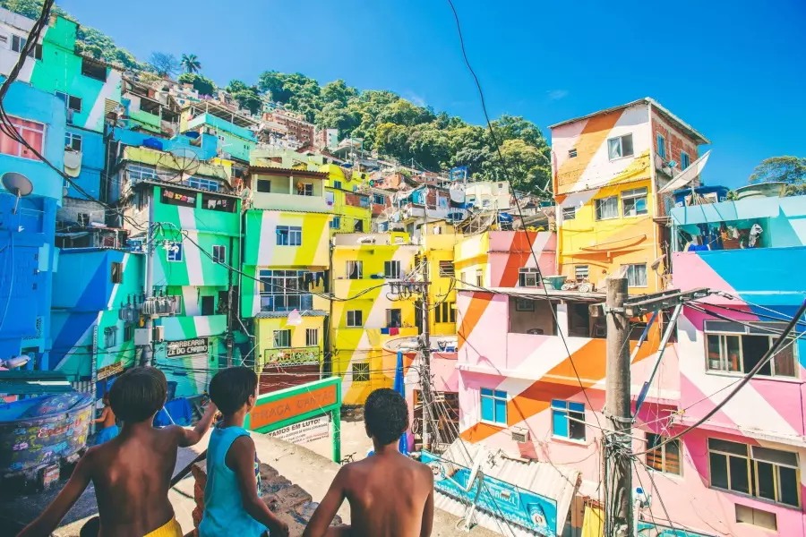 Favelase lukustamine