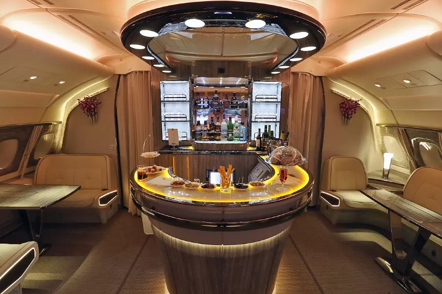kemudahan dan bar kelas perniagaan emirates a380