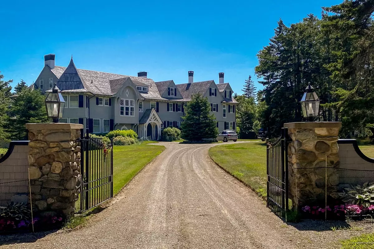 I totonu o le $5 Miliona, 20-Bedroom Waterfront Mansion John Travolta o loʻo faʻatau atu 7155_5