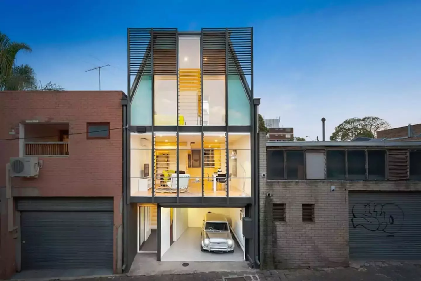 melbourne airbnb modern townhouse front view