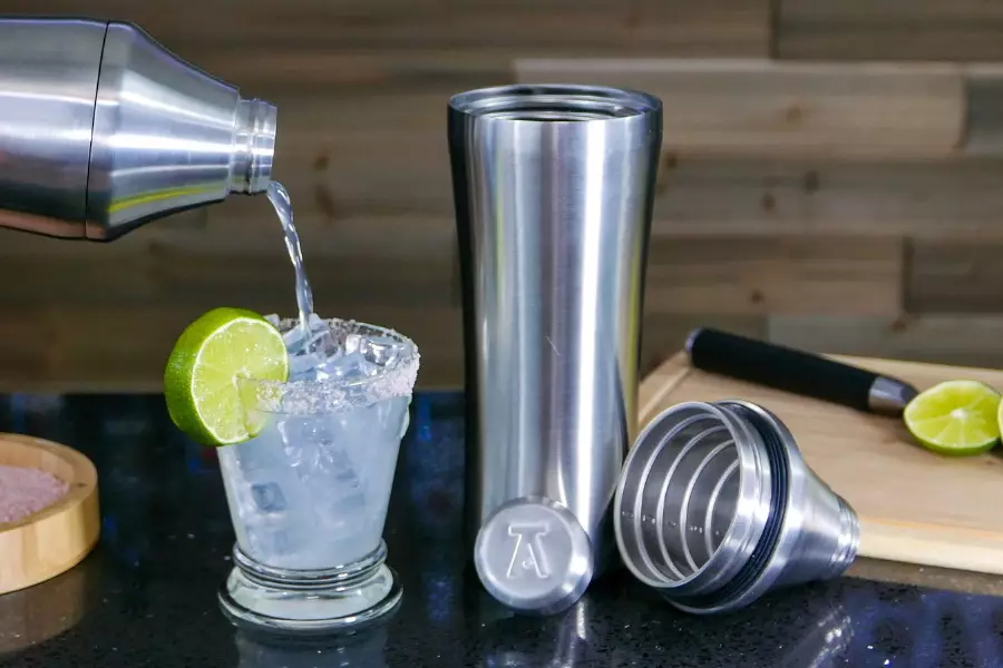 Az Elevated Craft Cocktail Shaker majdnem tökéletes