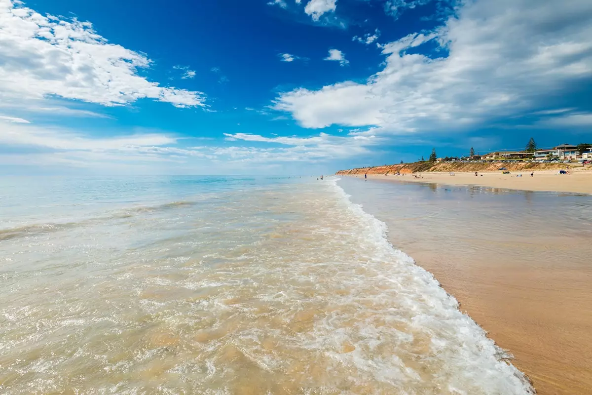 Nejlepší pláže Adelaide pro koupání, surfování a šnorchlování Moana Beach