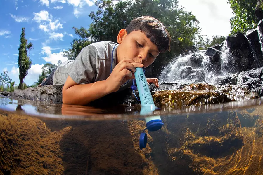 ຄູ່ມືຂອງຂວັນວັນຄຣິດສະມາດ Outdoorsman Lifestraw Personal Water Filter