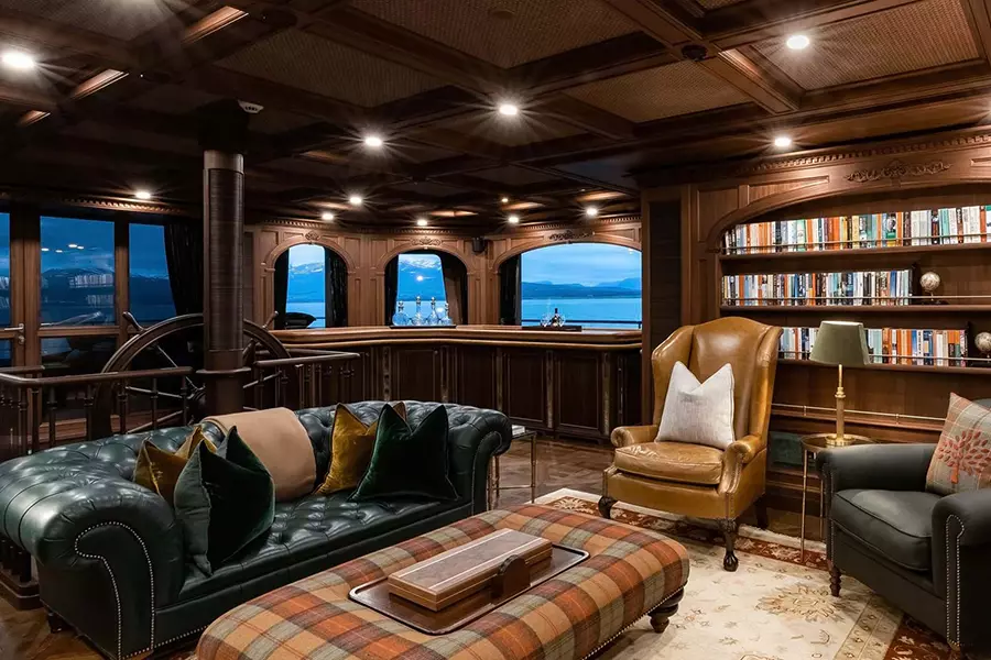 Kawasan lounge Burgess Yachts Ragner