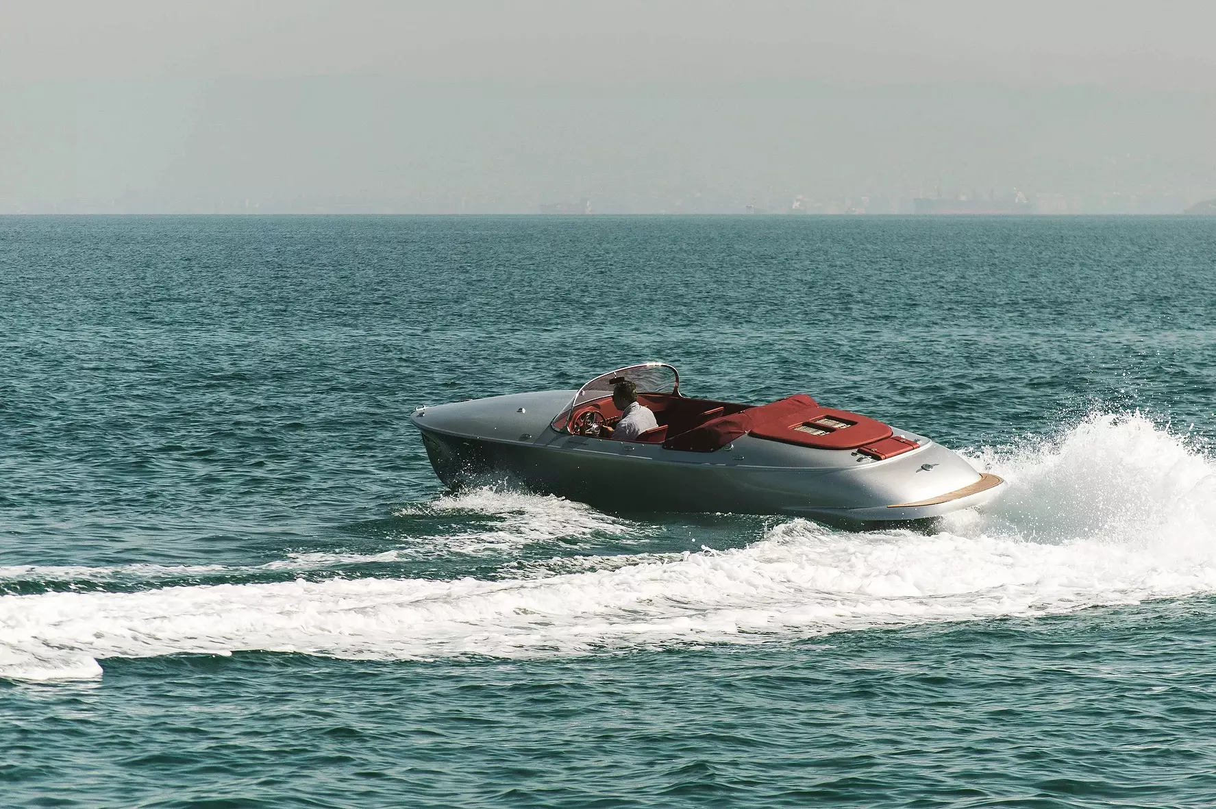 Hermes Speedster Boat omdefinerer effektivitet og luksus 7399_9