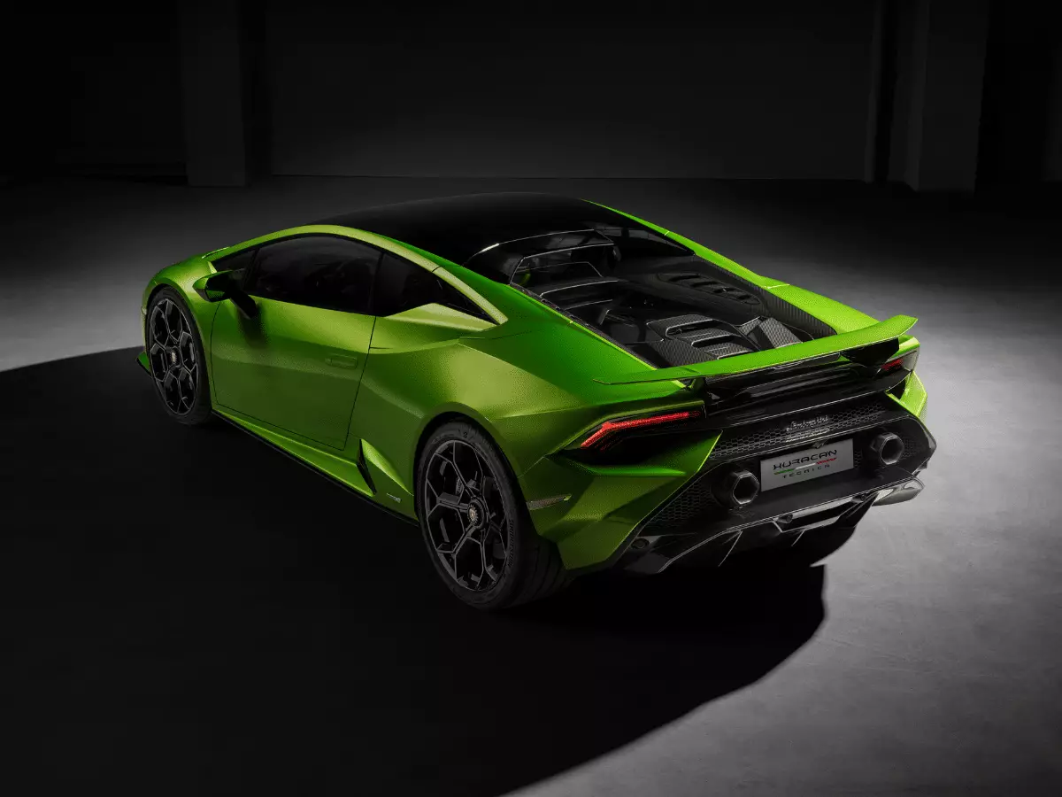 Lamborghini technica atzeko muturra