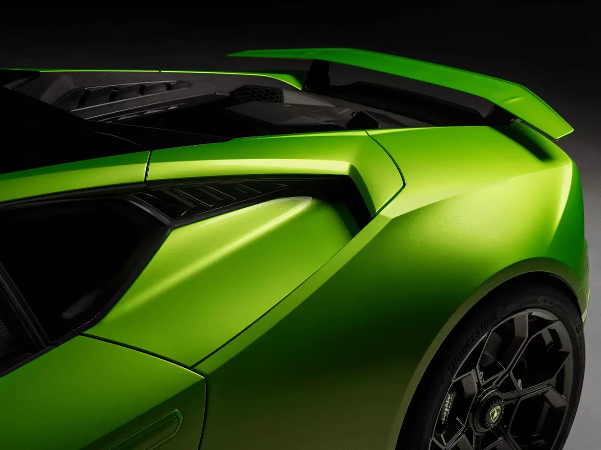 Lamborghini technica hátsó szög
