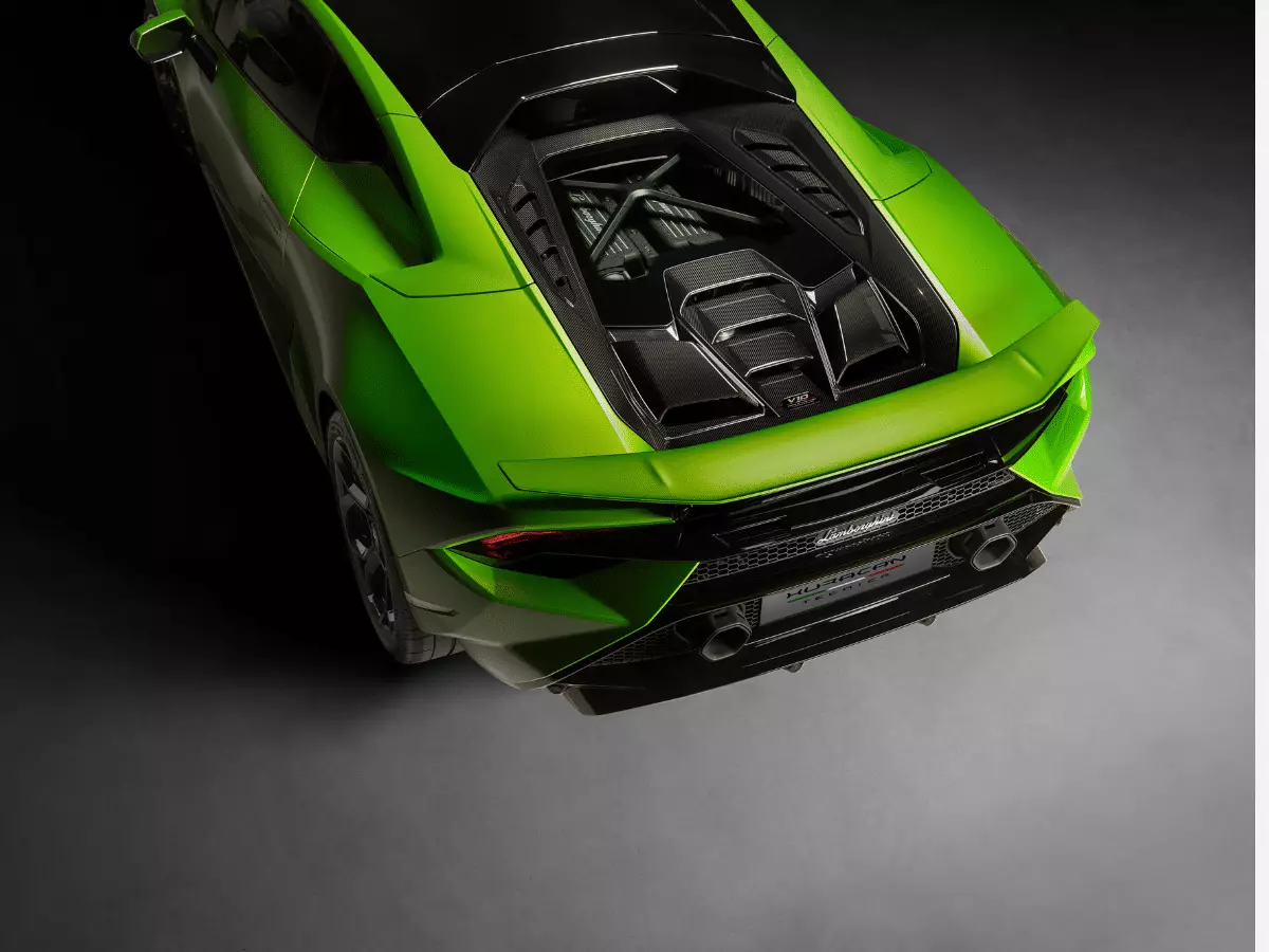 Lamborghini technica hátsó motorburkolat