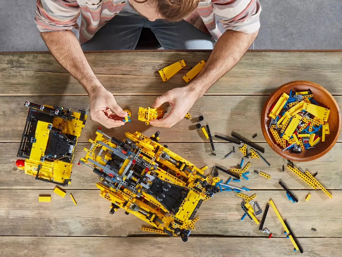 Lego app gestuurde cat d11 bulldozer 3