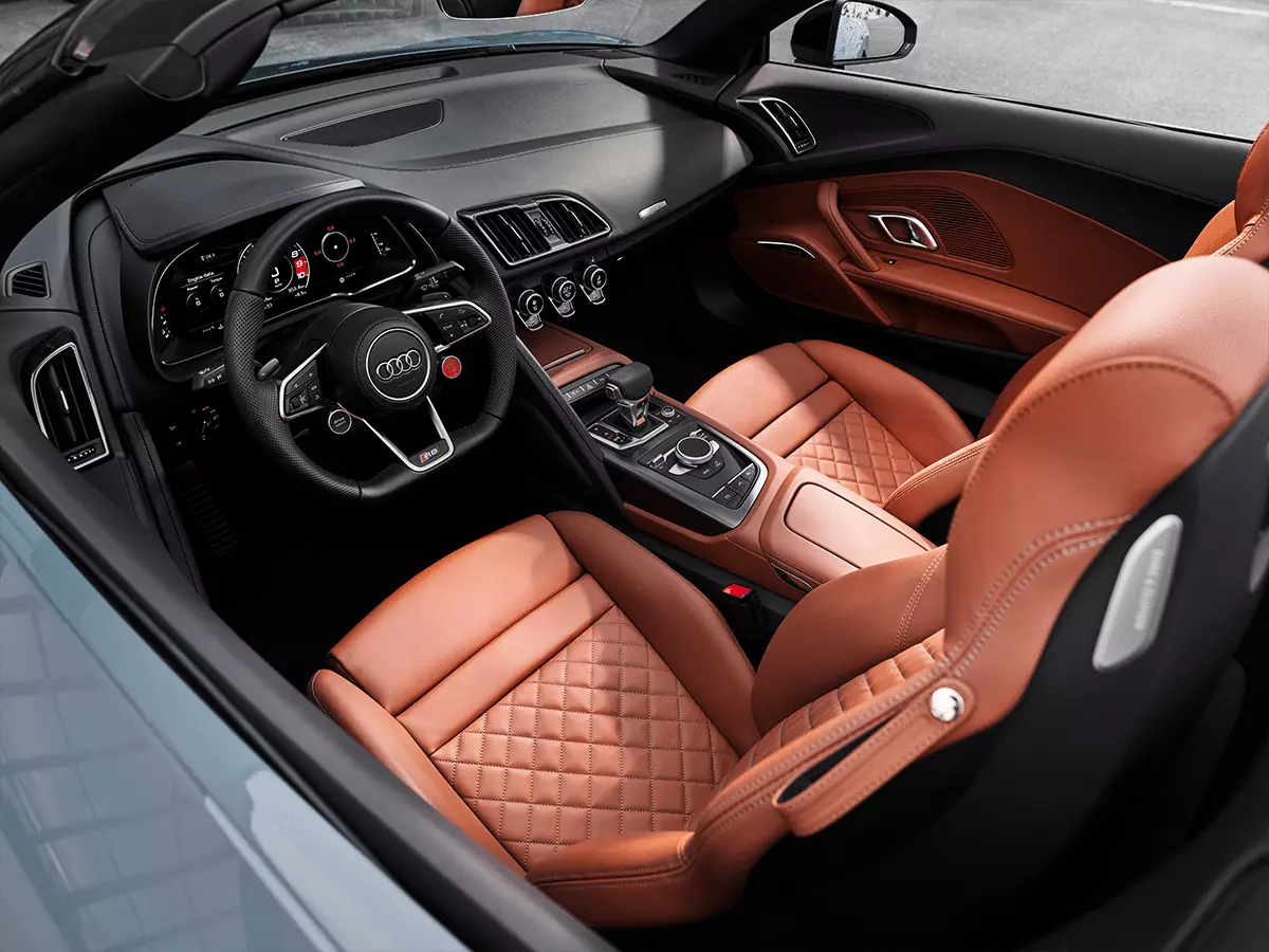 Audi r8 v10 interior 3