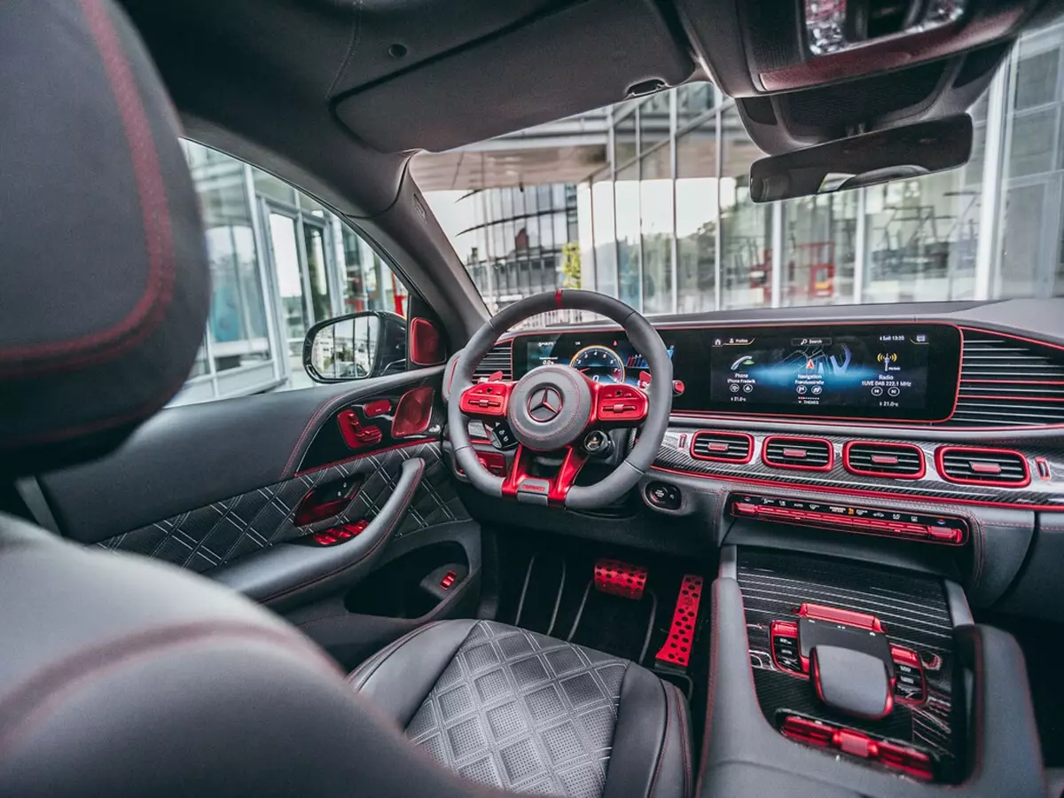 Interior del coet Brabus 900