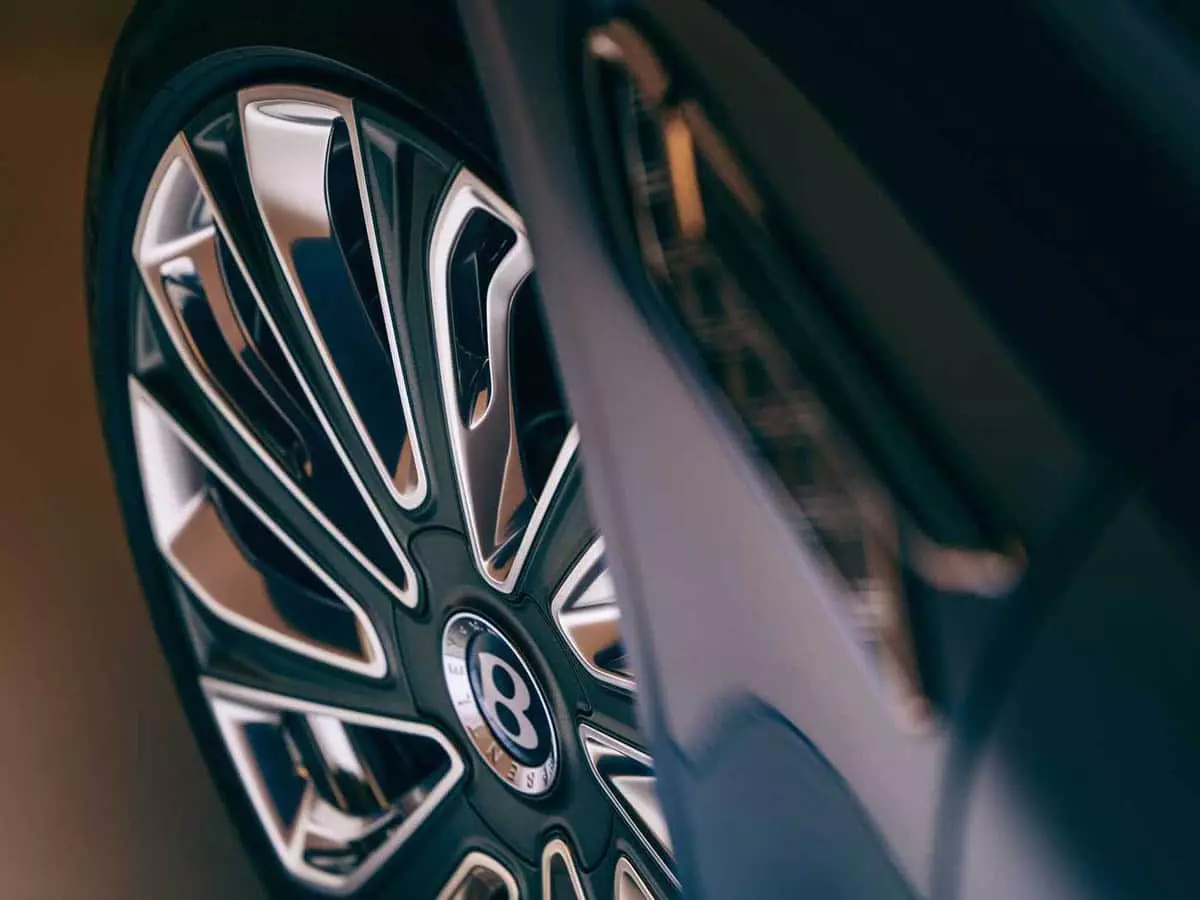 Bentley flying spur mulliner wheel