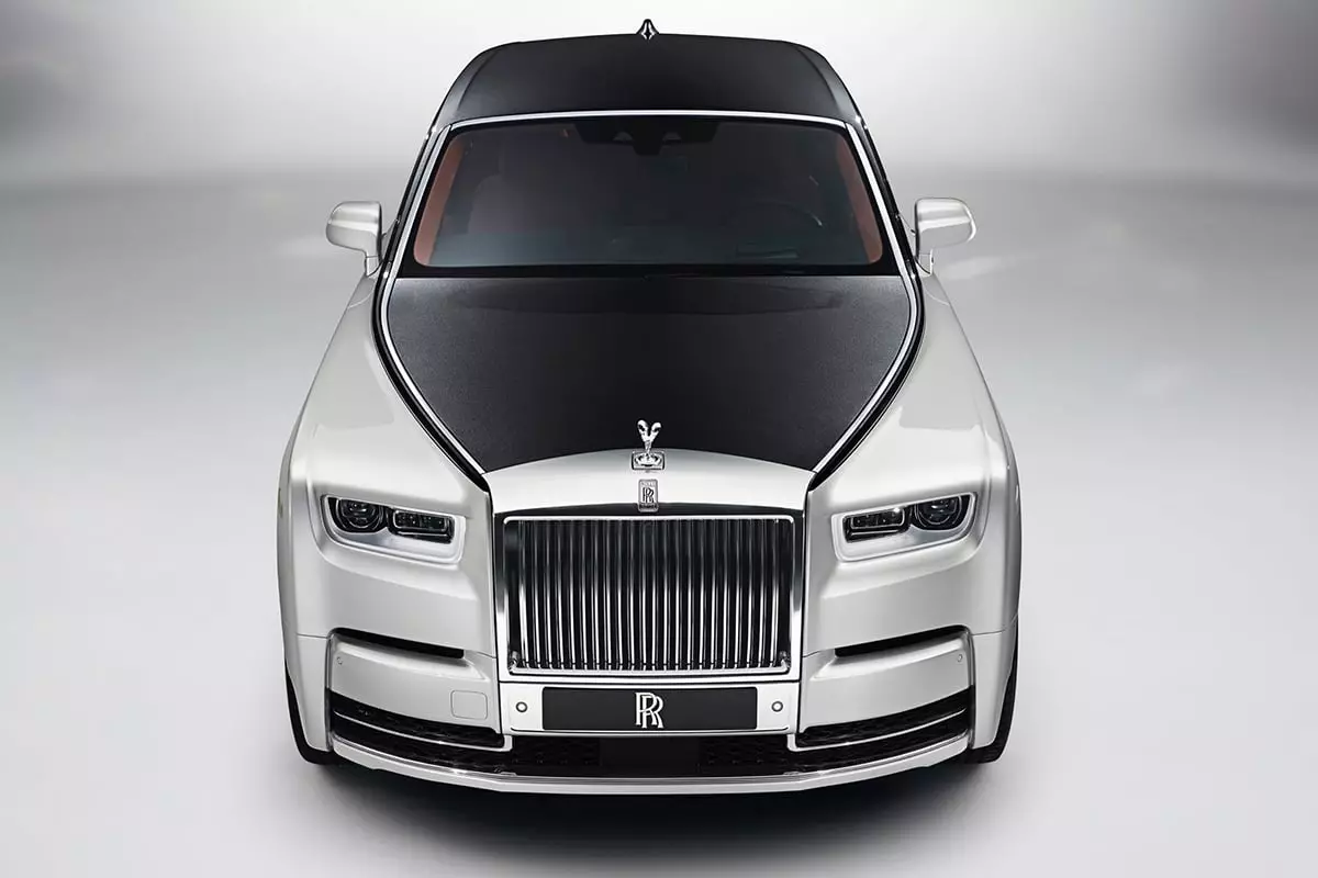 Rolls Royce Phantom Tempus Sedan 4