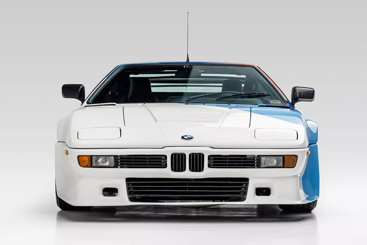 Paul Walker se BMW M1 AHG Studie Coupe voor