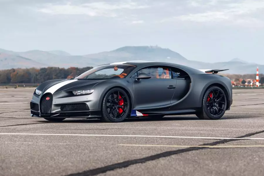 1479 ձիաուժ Bugatti Chiron Les Legendes du Ciel-ը բարձրանում է երկինք 7859_7