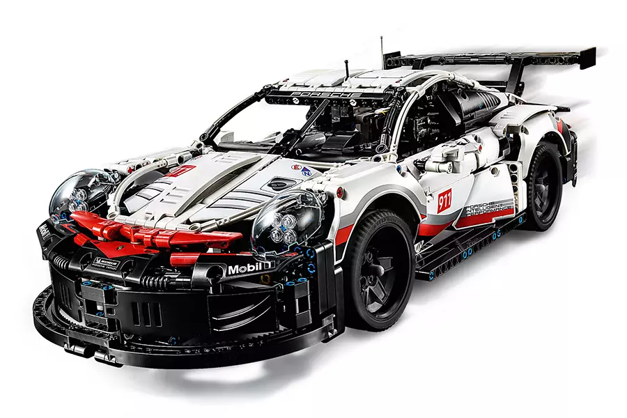 Lego Porsche 911 RSR g'ildiragi