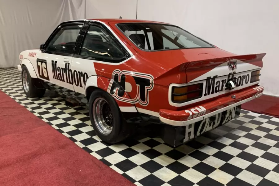 Zgodovinski Holden Torana Johna Harveyja 7867_8