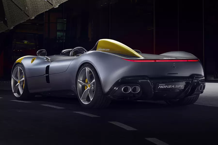 Ferrari Monza SP1 ar ais