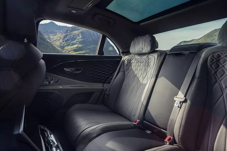 Bentley Flying Spur V8 galinė sėdynė