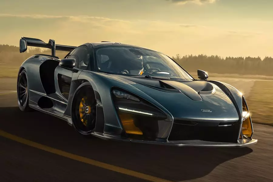 McLaren Senna በመንገድ ላይ