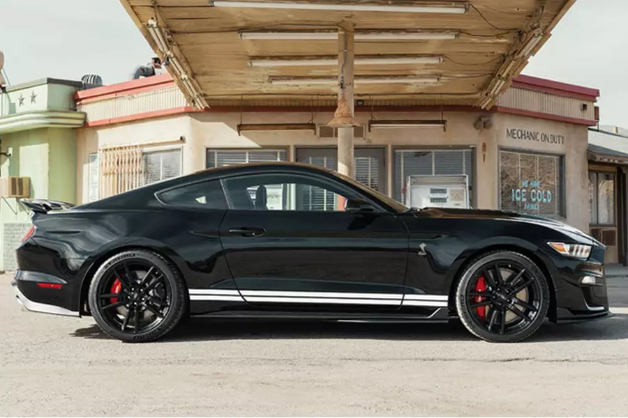 მოიგე 2020 Ford Mustang Shelby GT500 და $20,000 Omaze