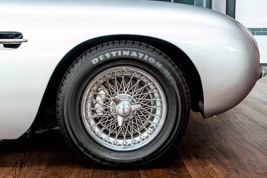 Aston Martin DB5 Manual wheel