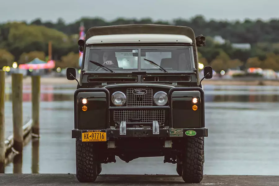 Land Rover Series II view hareup
