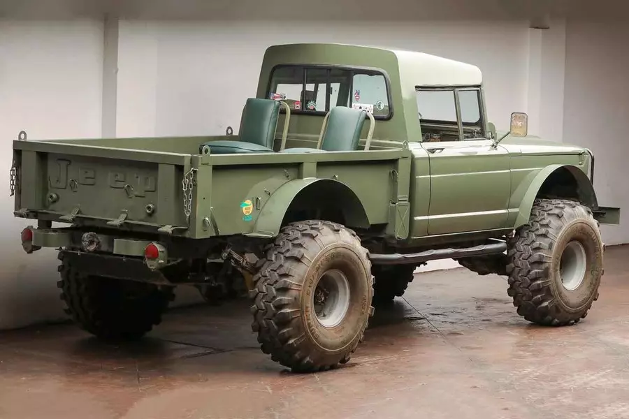 1967 wesayîta kaiser jeep m715