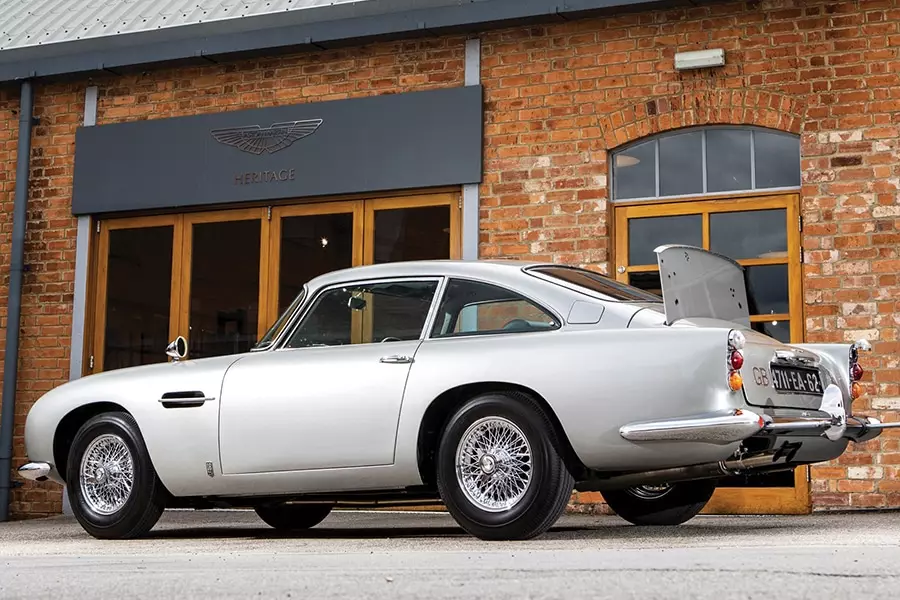 Aston Martin 1965 gaari canabka ah