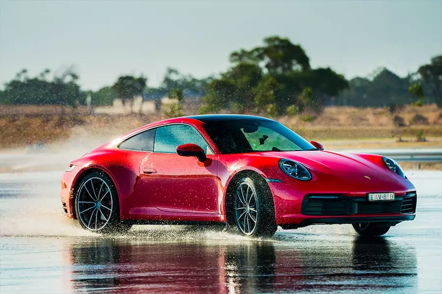 Porsche Roadster na vode