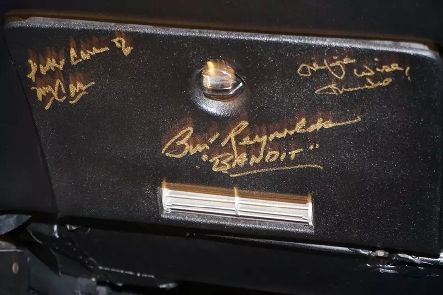 Берт Рейнольдстун 1978-жылы тартылган Pontiac Firebird Trans Am 'Bandit' тасмасы сатылды 8106_6