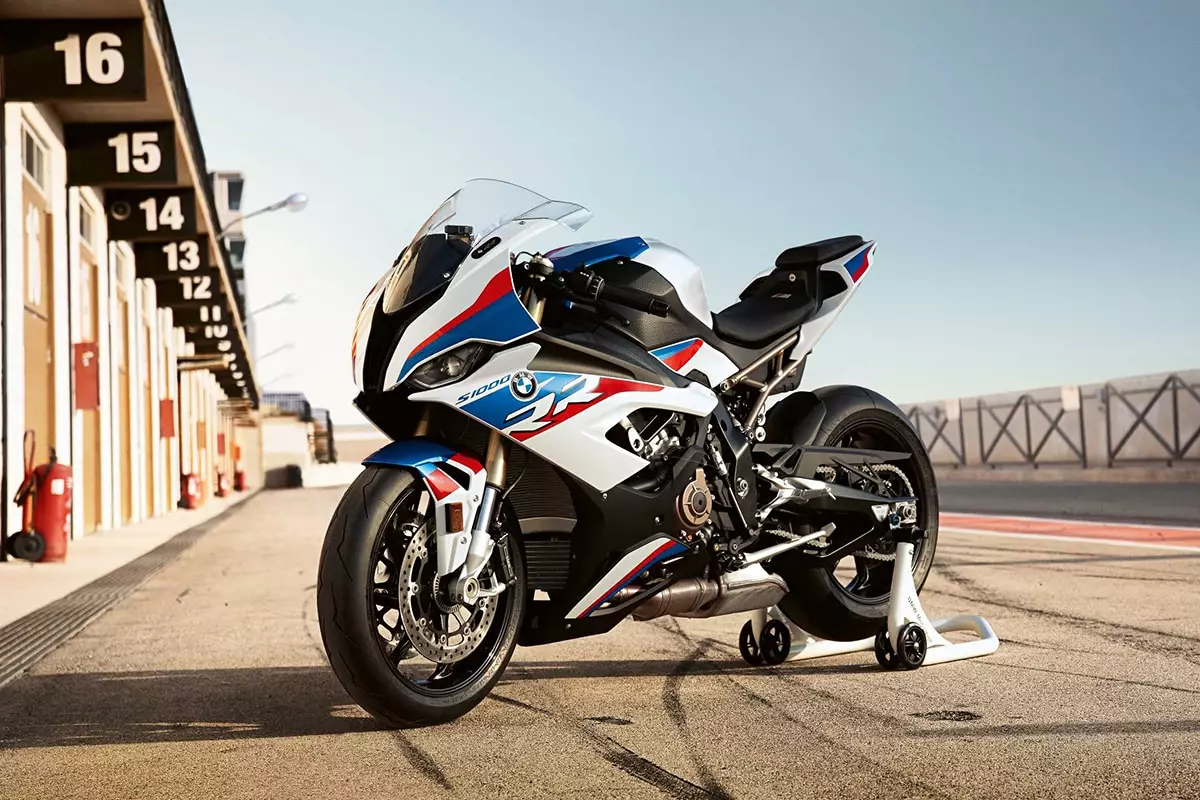 Та үнэхээр BMW S1000RR худалдаж авах боломжтой дэлхийн хамгийн хурдан мотоцикль