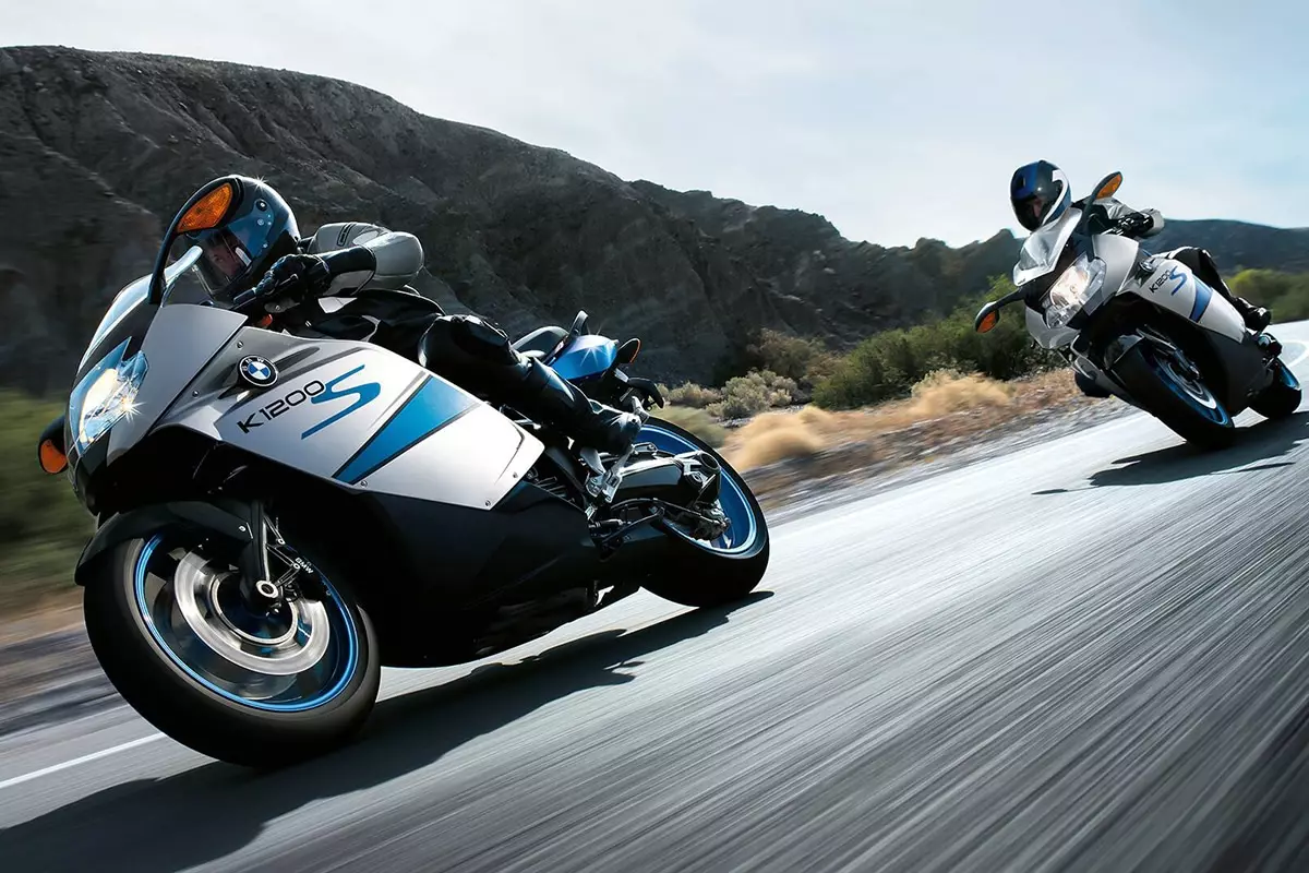Та үнэхээр BMW K1200S худалдаж авах боломжтой дэлхийн хамгийн хурдан мотоцикль